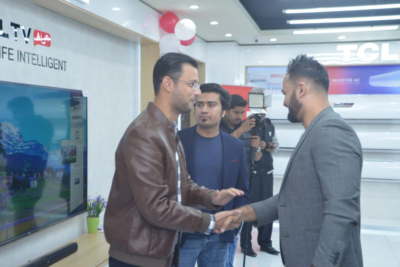 TCL Launches flagship store in Islamabad - Technology and Business News ...